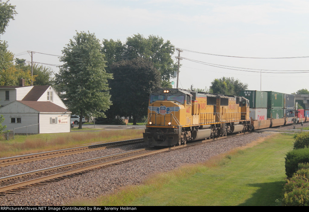 UP 4407 & 4570 (1)